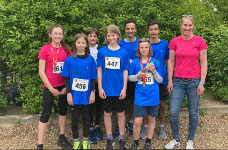 Schüler, Eltern und Lehrer starten in Breitscheid - Dietrich-Bonhoeffer-Gymnasium